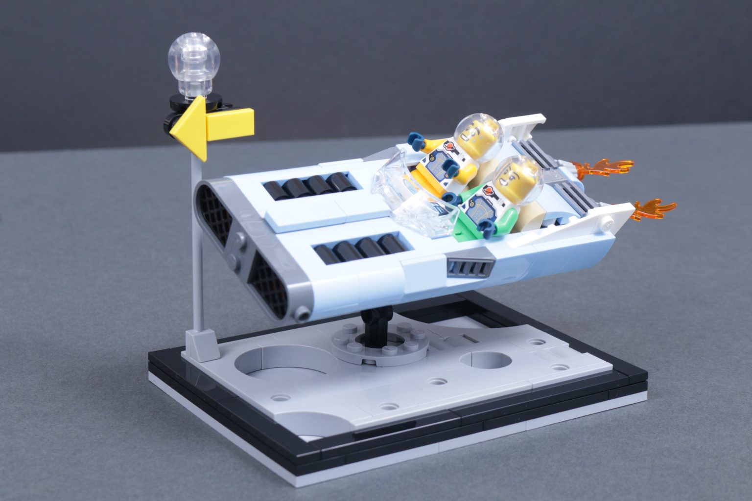 LEGO Ideas Insiders Reward 40789 Flying Moon Car review