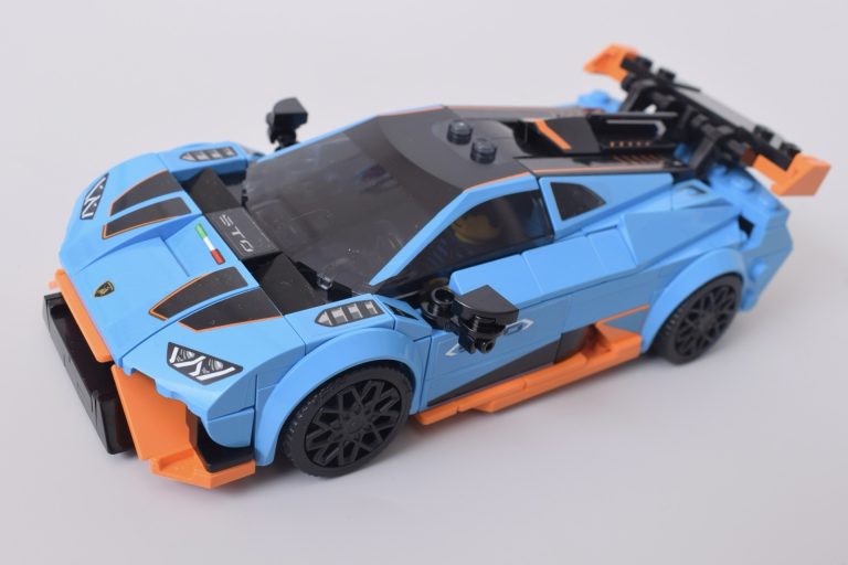 LEGO 77238 Lamborghini Revuelto & Huracán STO review