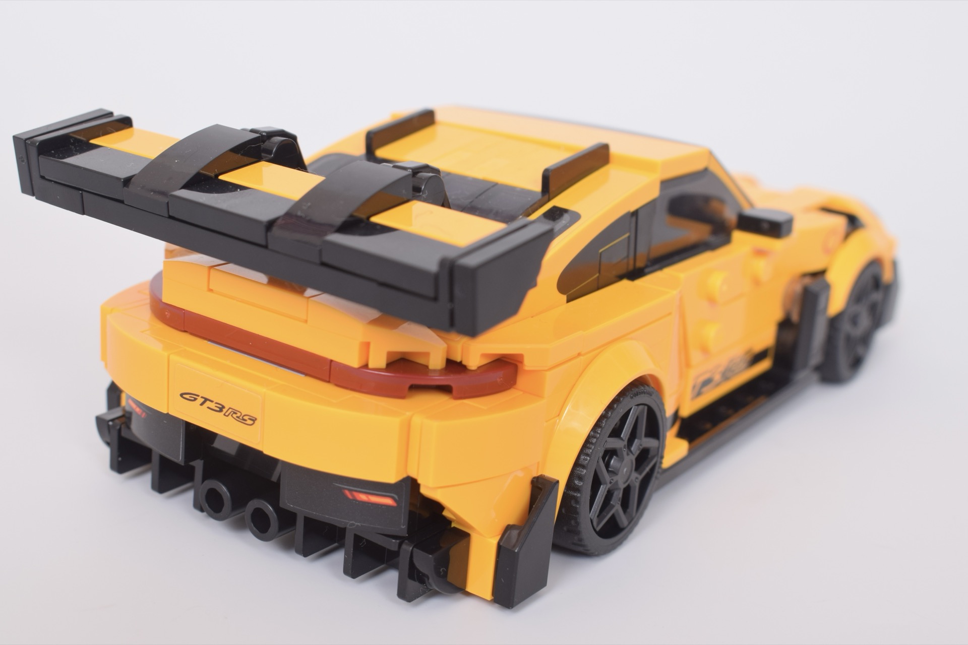 LEGO Speed Champions 77239 Porsche 911 GT3 RS review