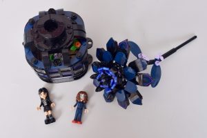 LEGO Wednesday 76784 Black Dahlia Flower review