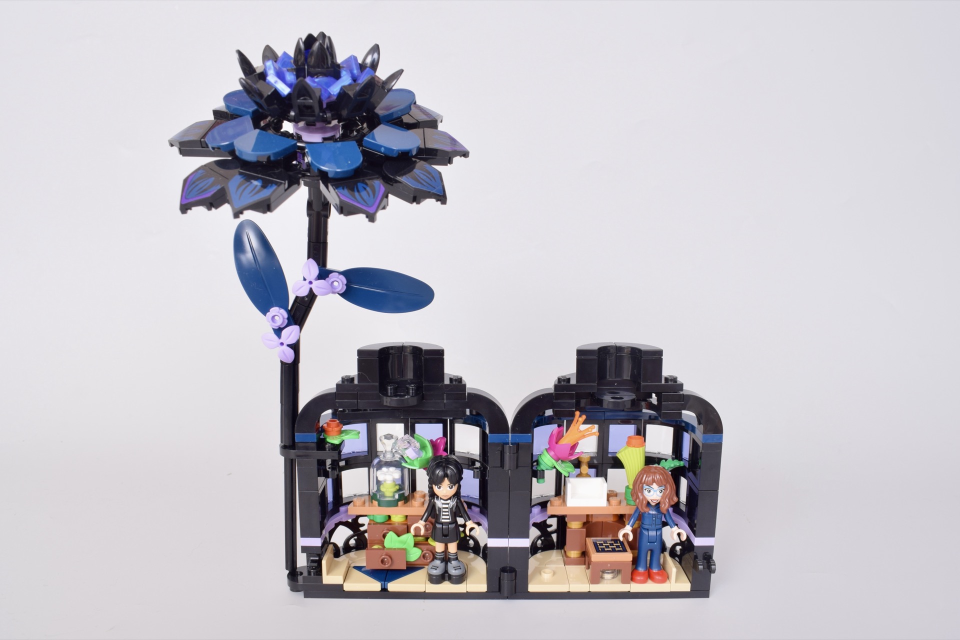 LEGO Wednesday 76784 Black Dahlia Flower review