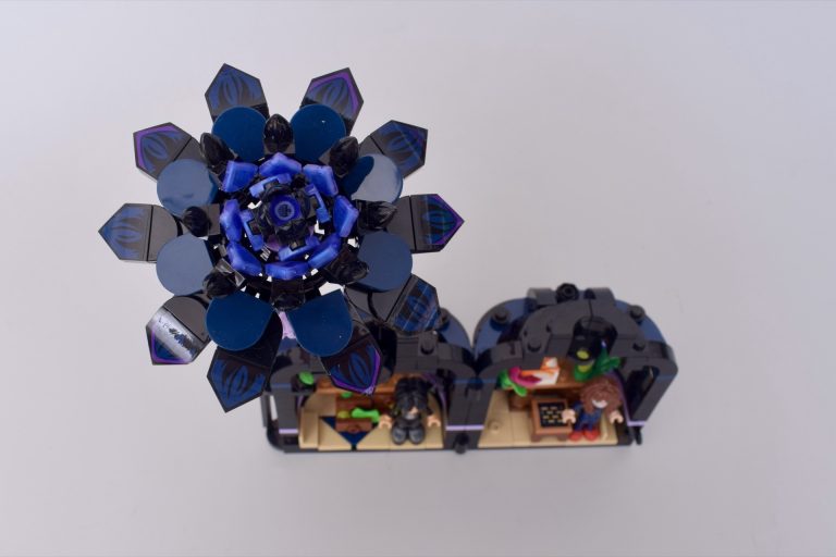 LEGO Wednesday 76784 Black Dahlia Flower review