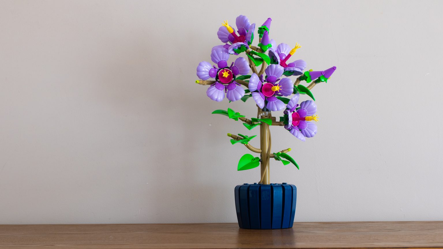 LEGO Botanicals 10372 Hibiscus review