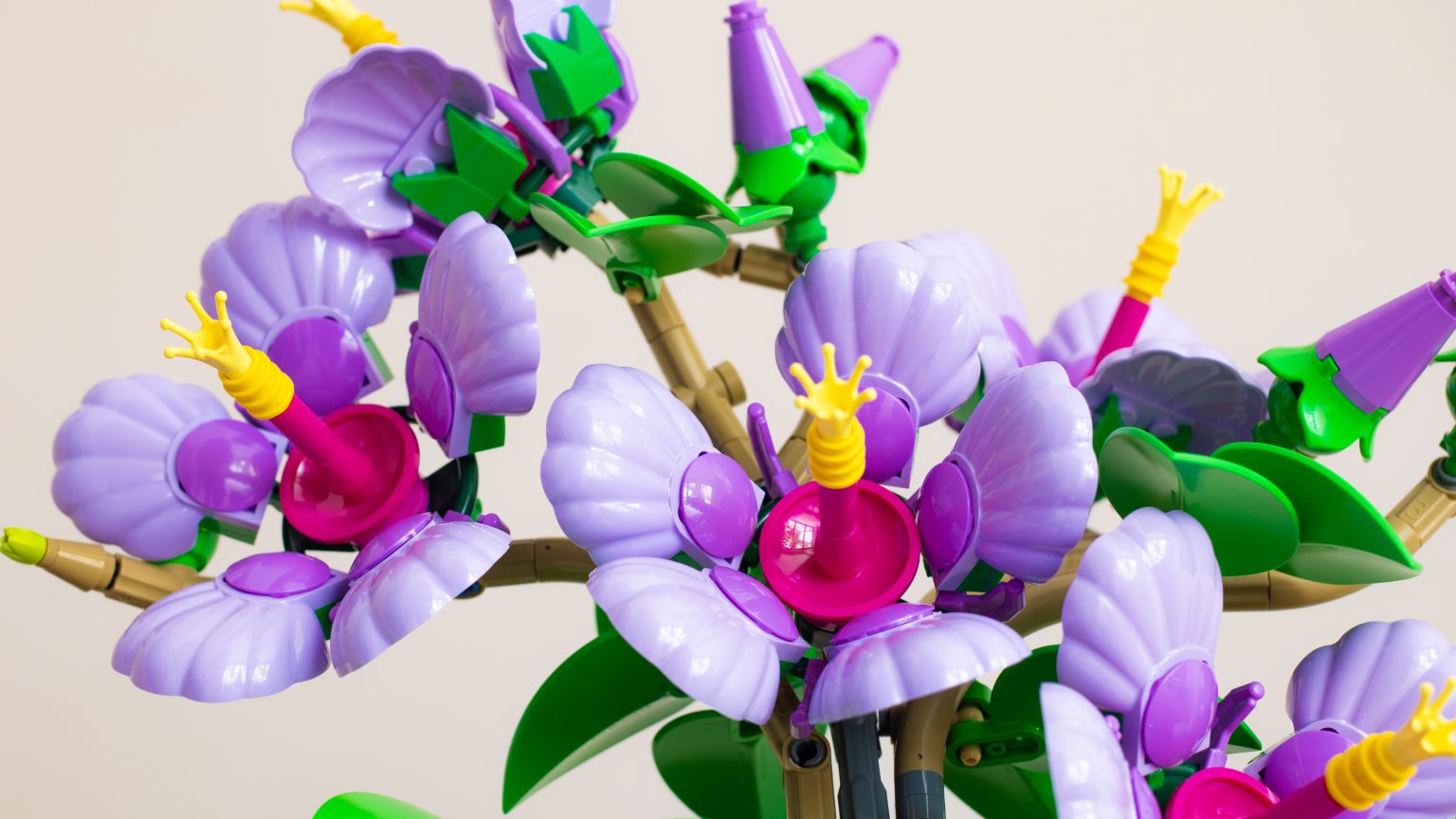 LEGO Botanicals 10372 Hibiscus review