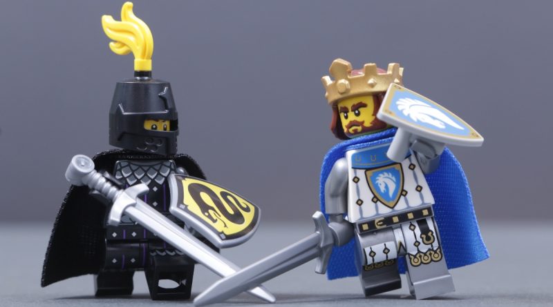 Lego Knights NEW LEGO Medieval Female Knight Minifigure (IDEA084)