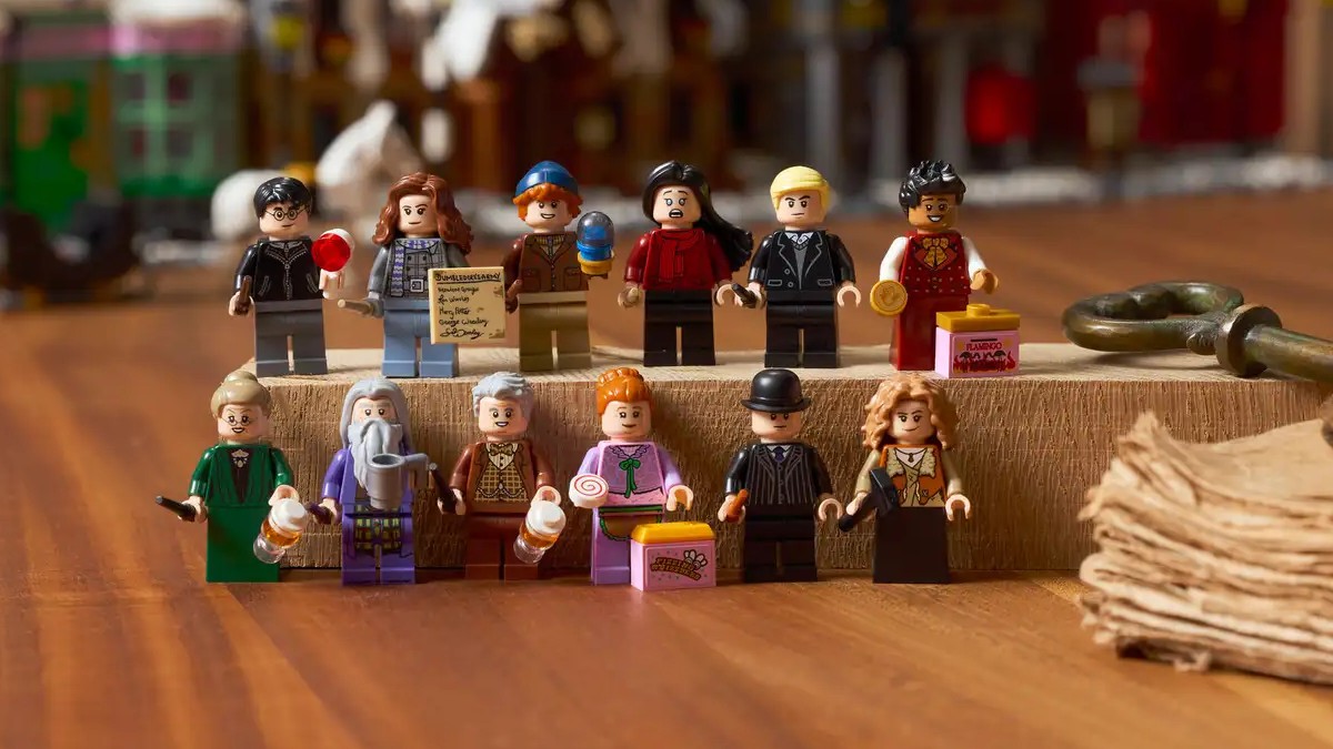 Who's who in LEGO Harry Potter Hogsmeade Village Collectors' Edition ...