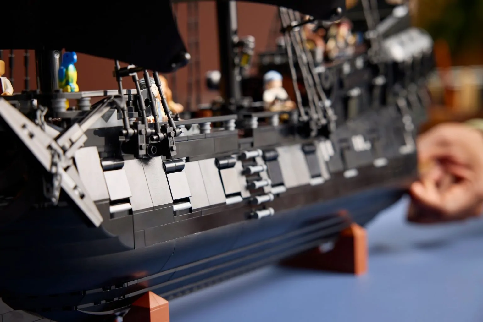 LEGO Icons 10365 Captain Jack Sparrow’s Pirate Ship revealed