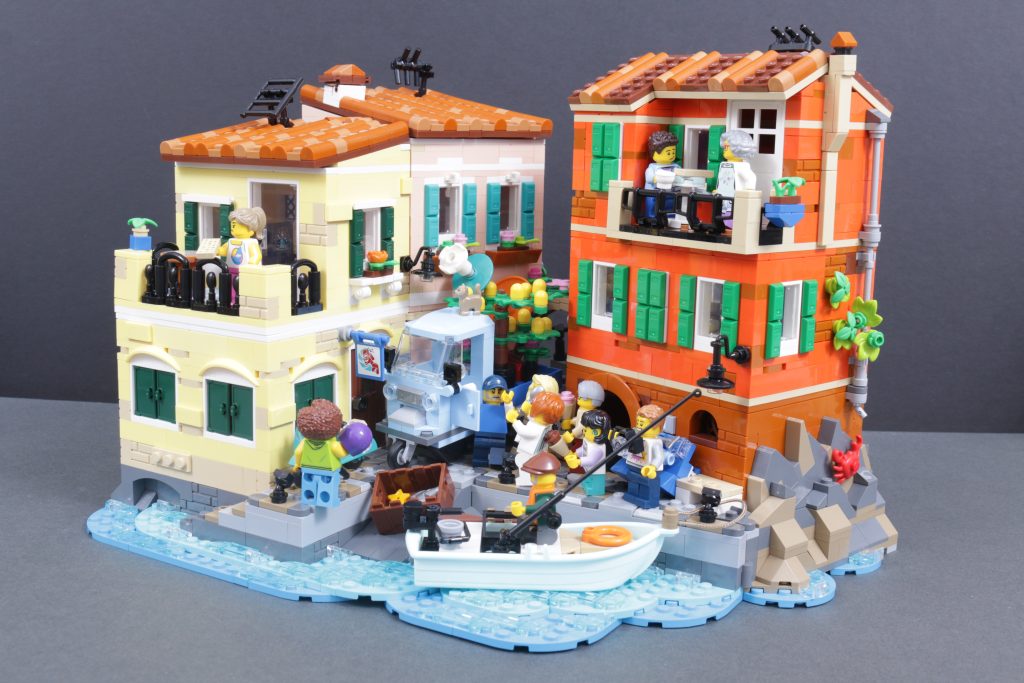 The latest LEGO Ideas GWP is a perfect fit that's too big