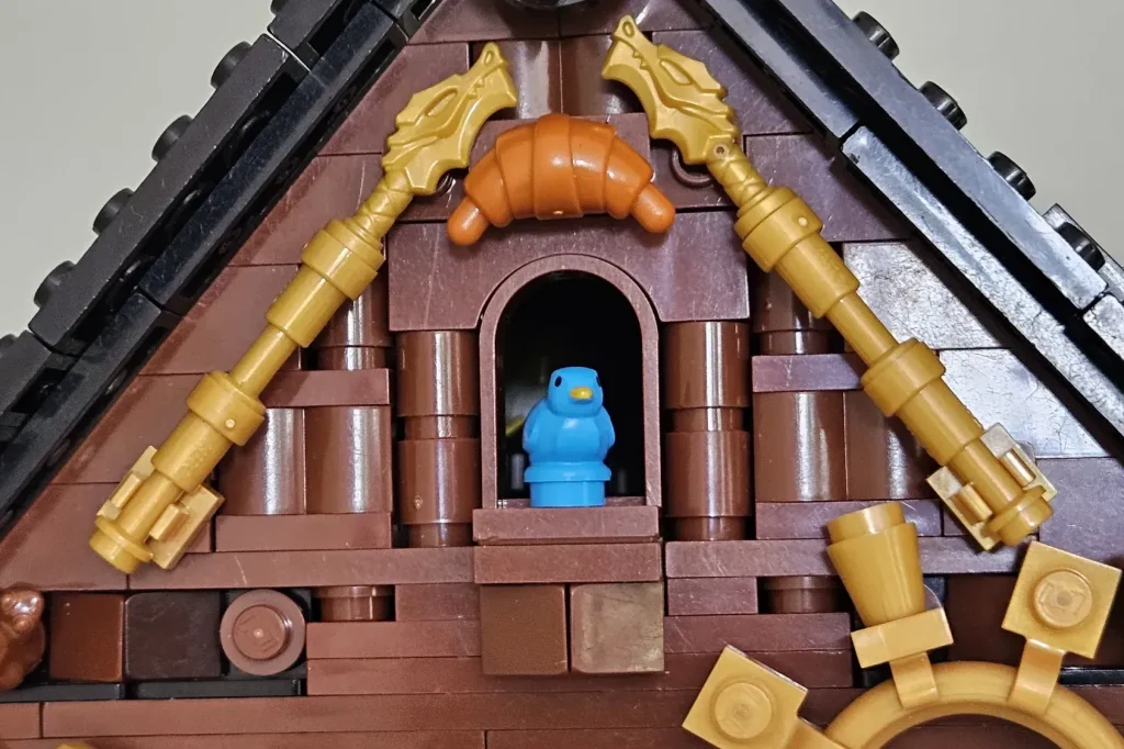 Working clock hits 10K in time for LEGO Ideas review