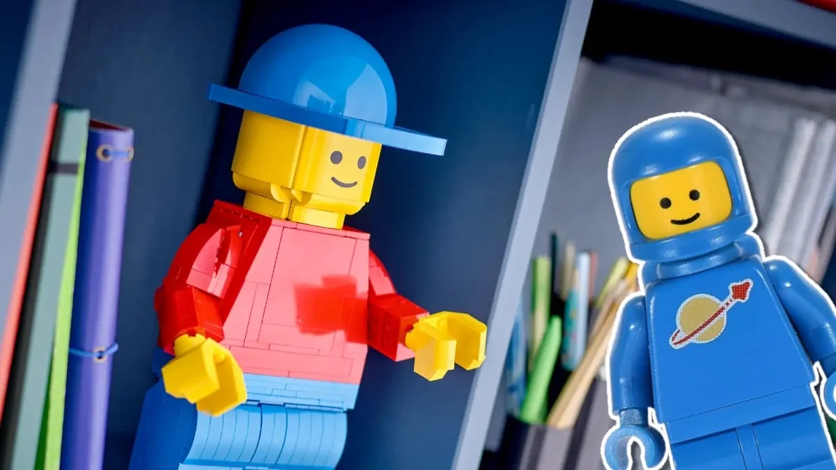 LEGO Up-Scaled Classic Space Astronaut rumoured for 2026