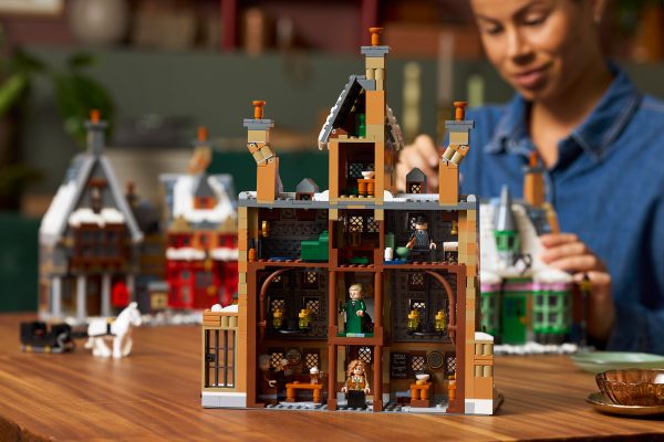 LEGO Harry Potter 76457 Hogsmeade Village Collectors' Edition revealed