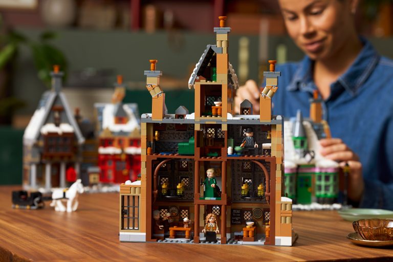 LEGO Harry Potter 76457 Hogsmeade Village Collectors' Edition revealed
