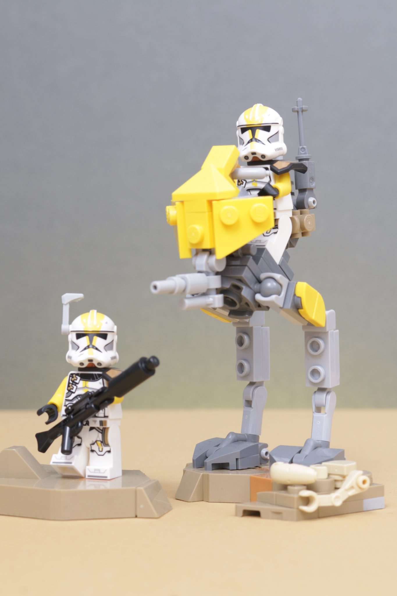 How to build a LEGO Star Wars 327th Clone AT-RT Walker