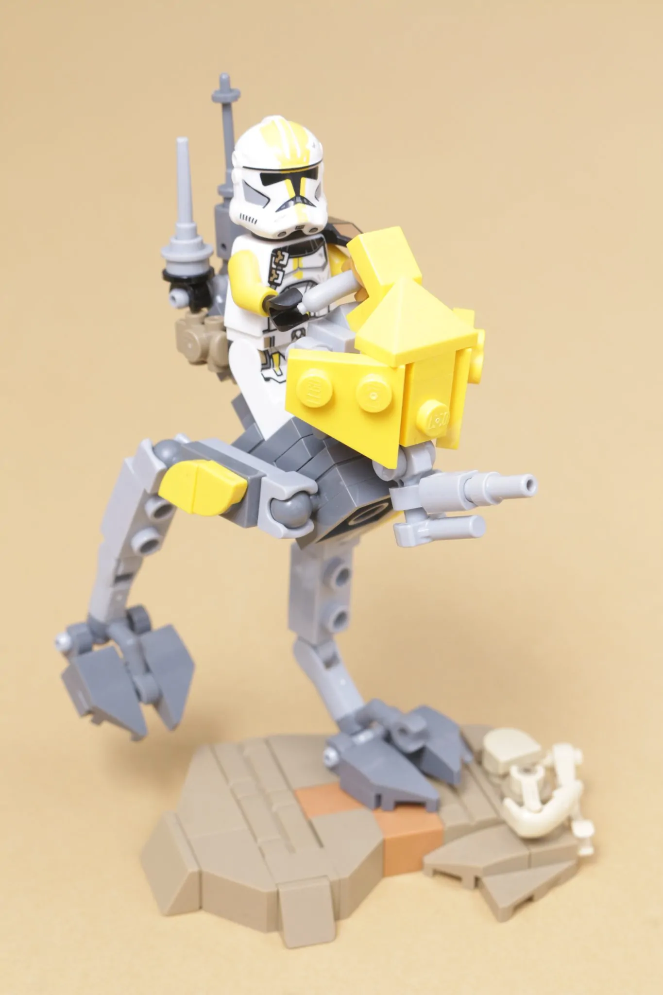 How to build a LEGO Star Wars 327th Clone AT-RT Walker