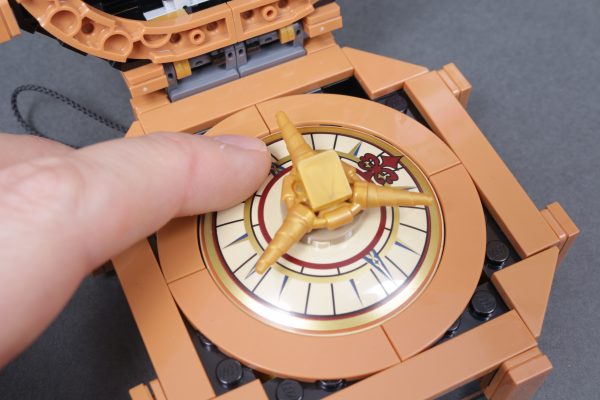 LEGO Icons Captain Jack Sparrow’s Compass GWP review