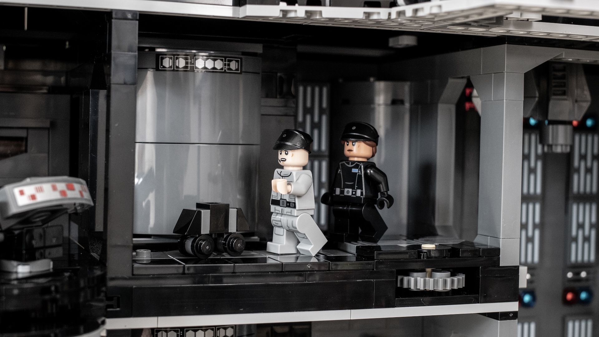 Every scene in LEGO Star Wars 75419 Death Star explained
