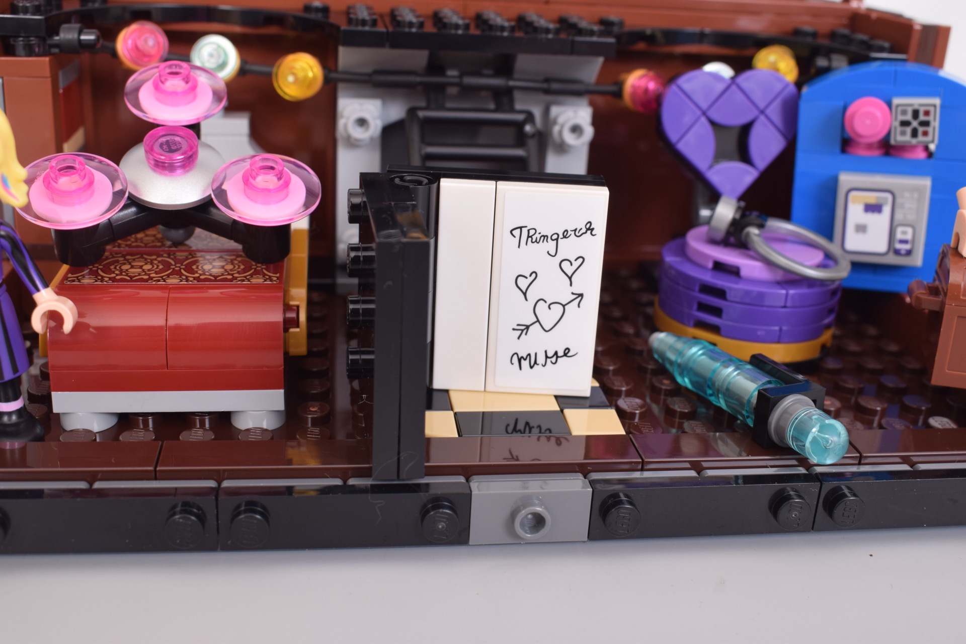 LEGO Wednesday 76785 Thing's Apartment review and gallery