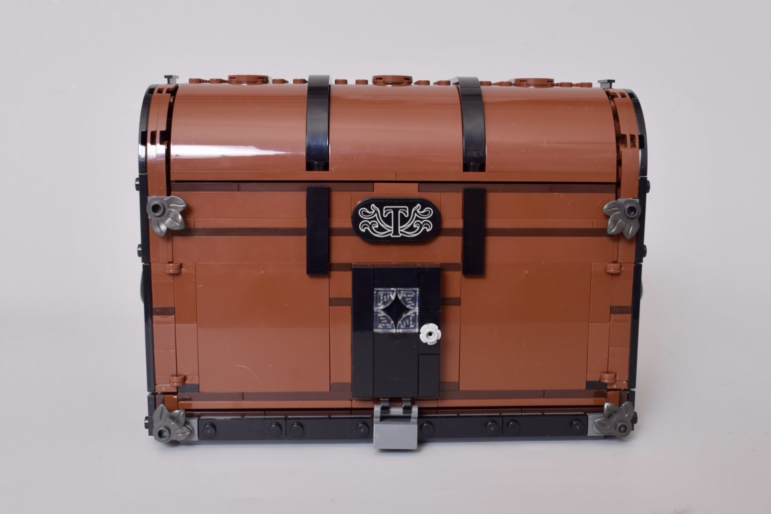 LEGO Wednesday 76785 Thing's Apartment review and gallery