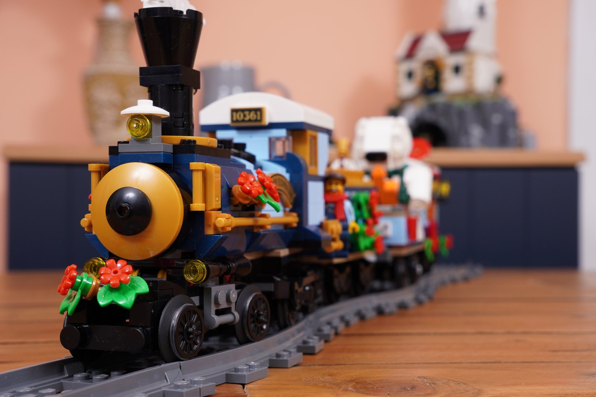 LEGO Winter Village 10361 Holiday Express Train review
