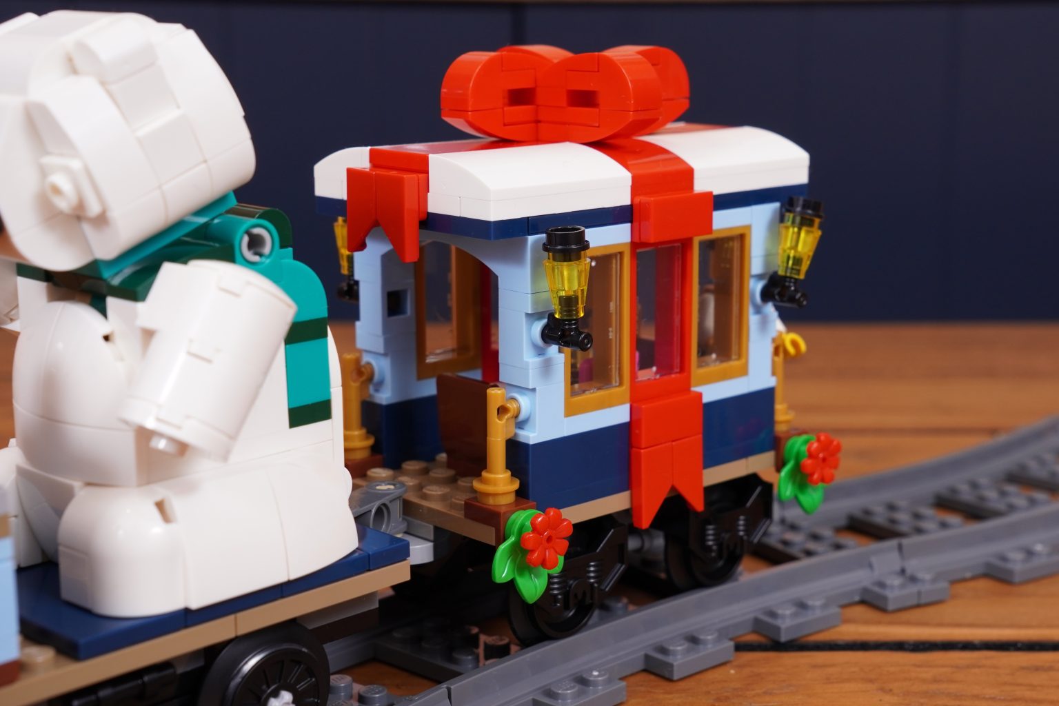 LEGO Winter Village 10361 Holiday Express Train review