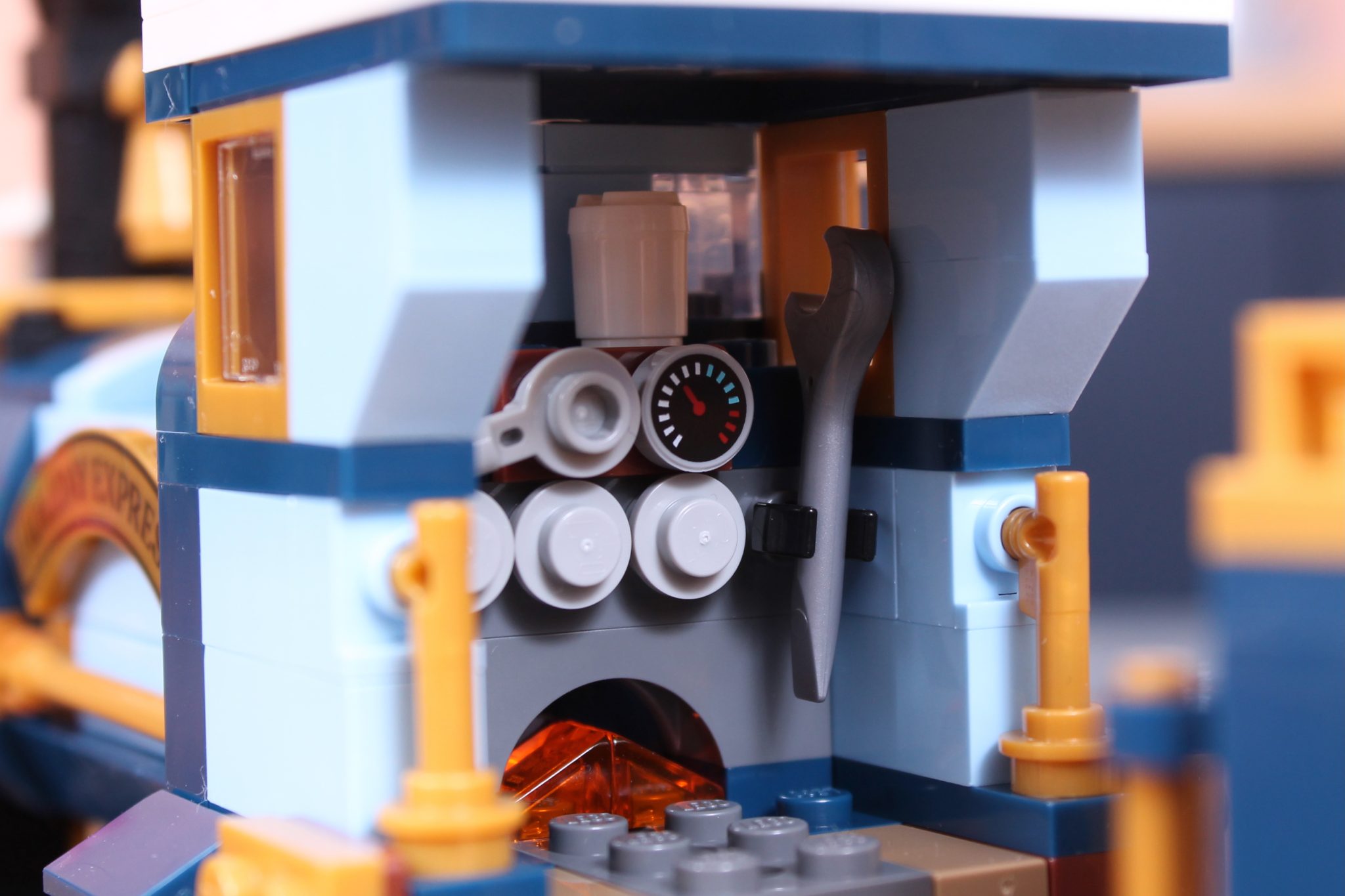 LEGO Winter Village 10361 Holiday Express Train review