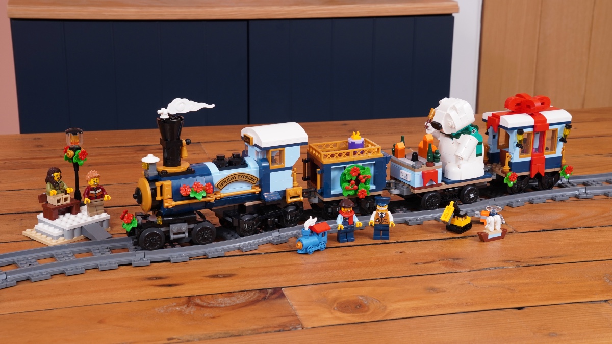 LEGO Winter Village 10361 Holiday Express Train review