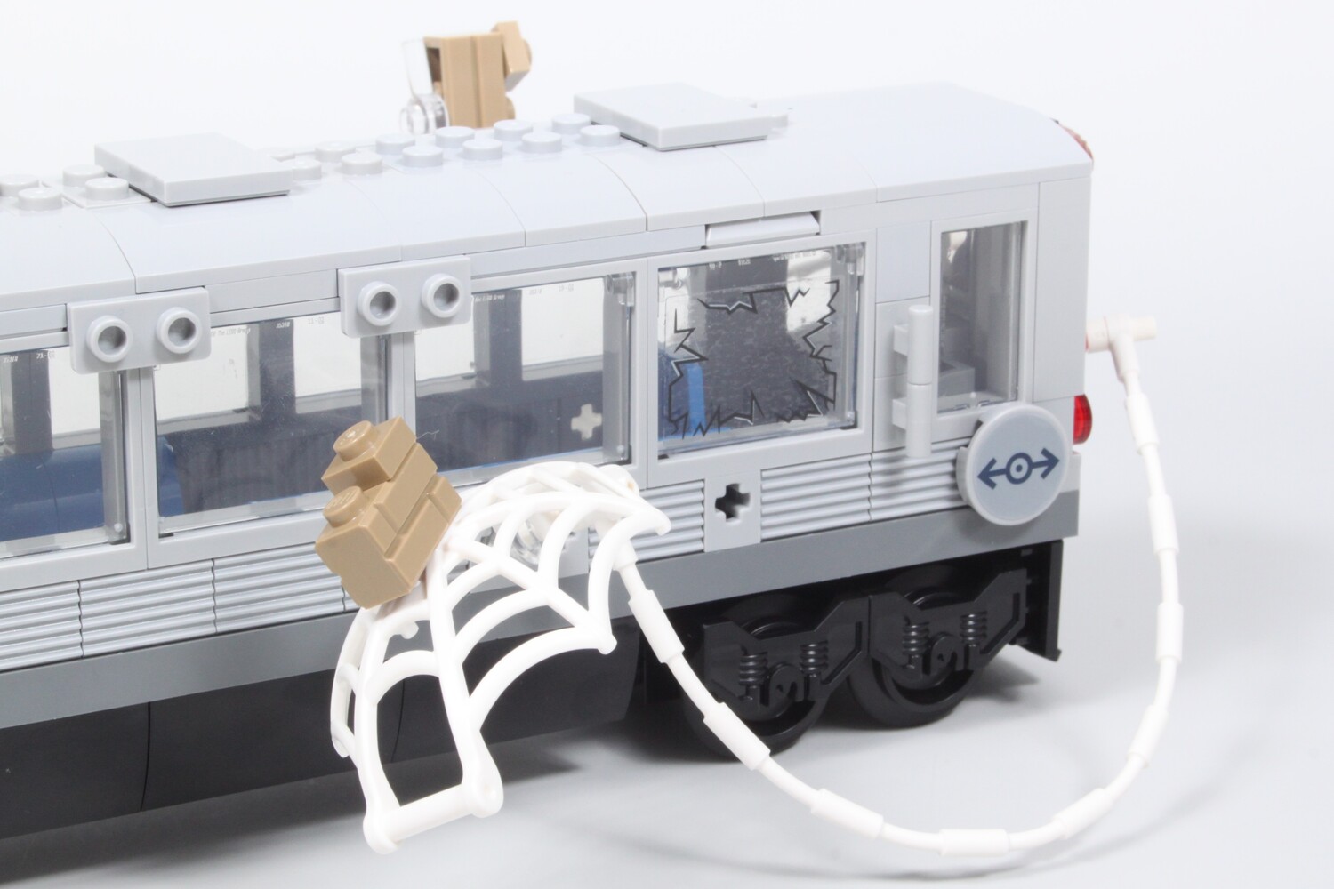 LEGO 76321 Spider-Man vs. Doc Ock Train Scene review