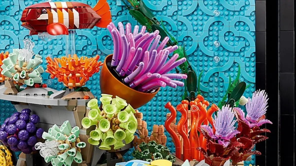 LEGO Tropical Aquarium includes a number of odd pieces