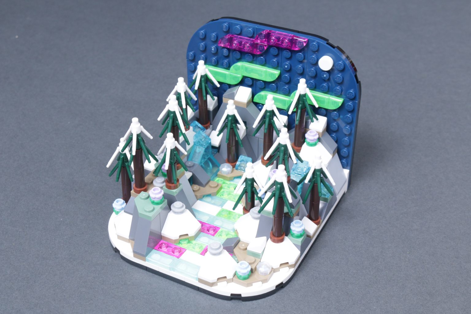LEGO 40785 Northern Lights Diorama gift-with-purchase review