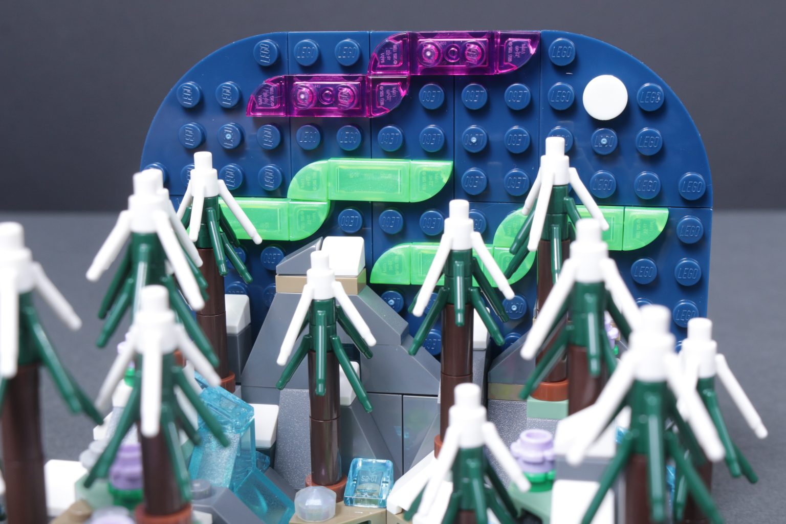 LEGO 40785 Northern Lights Diorama gift-with-purchase review
