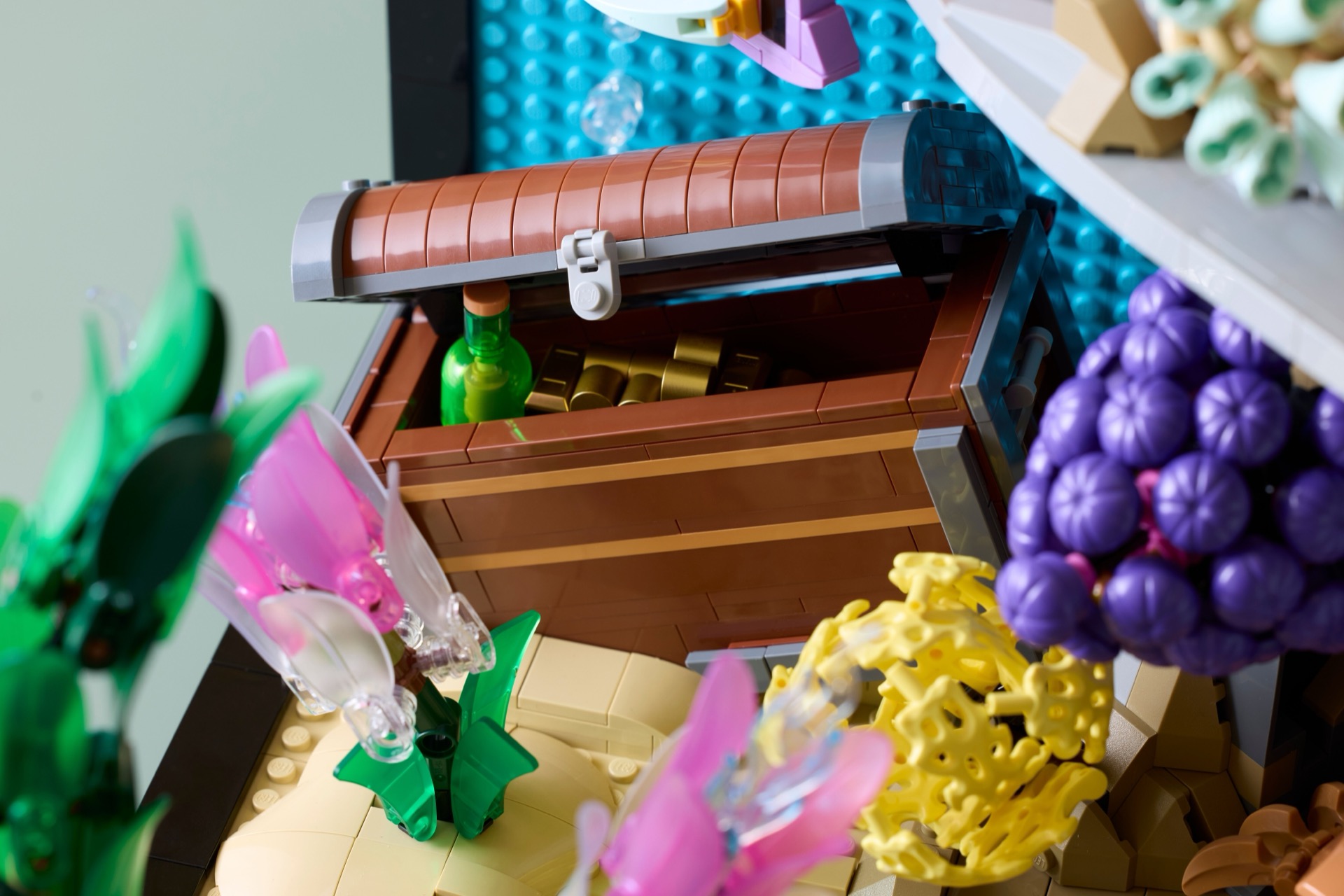 LEGO Icons 10366 Tropical Aquarium officially unveiled