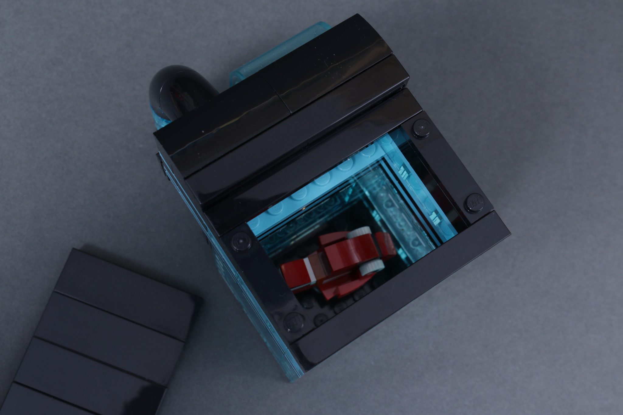 LEGO Icons 5009823 Fish Tank Filter & Fish Food GWP review