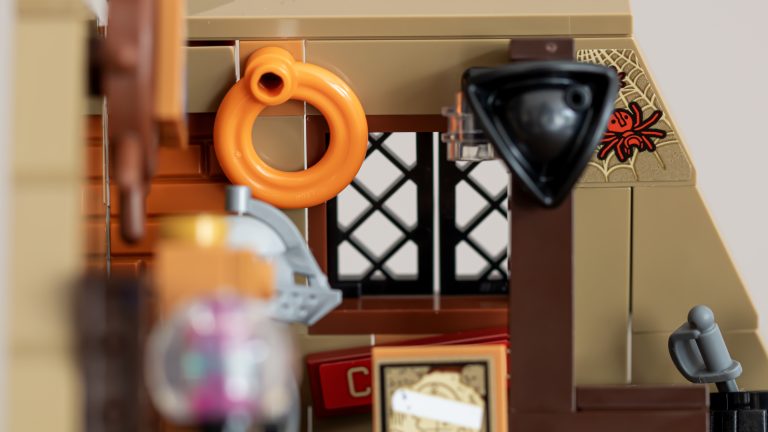 LEGO 40773 The Goonies: The Walshes’ Attic GWP review