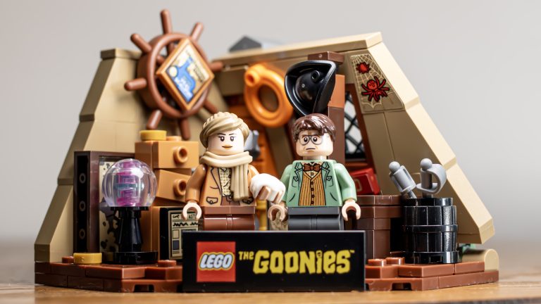 LEGO 40773 The Goonies: The Walshes’ Attic GWP review