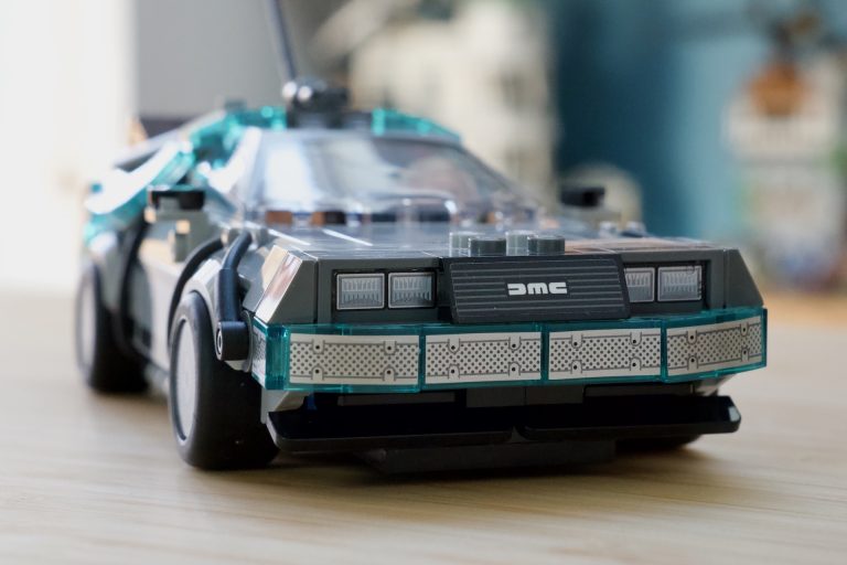 LEGO Speed Champions DeLorean goes beyond expectations