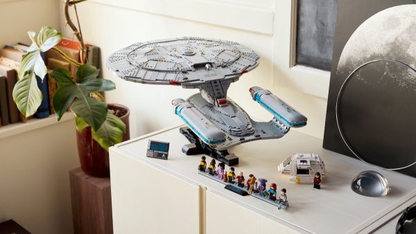 LEGO Star Trek 40768 Type-15 Shuttlepod GWP revealed