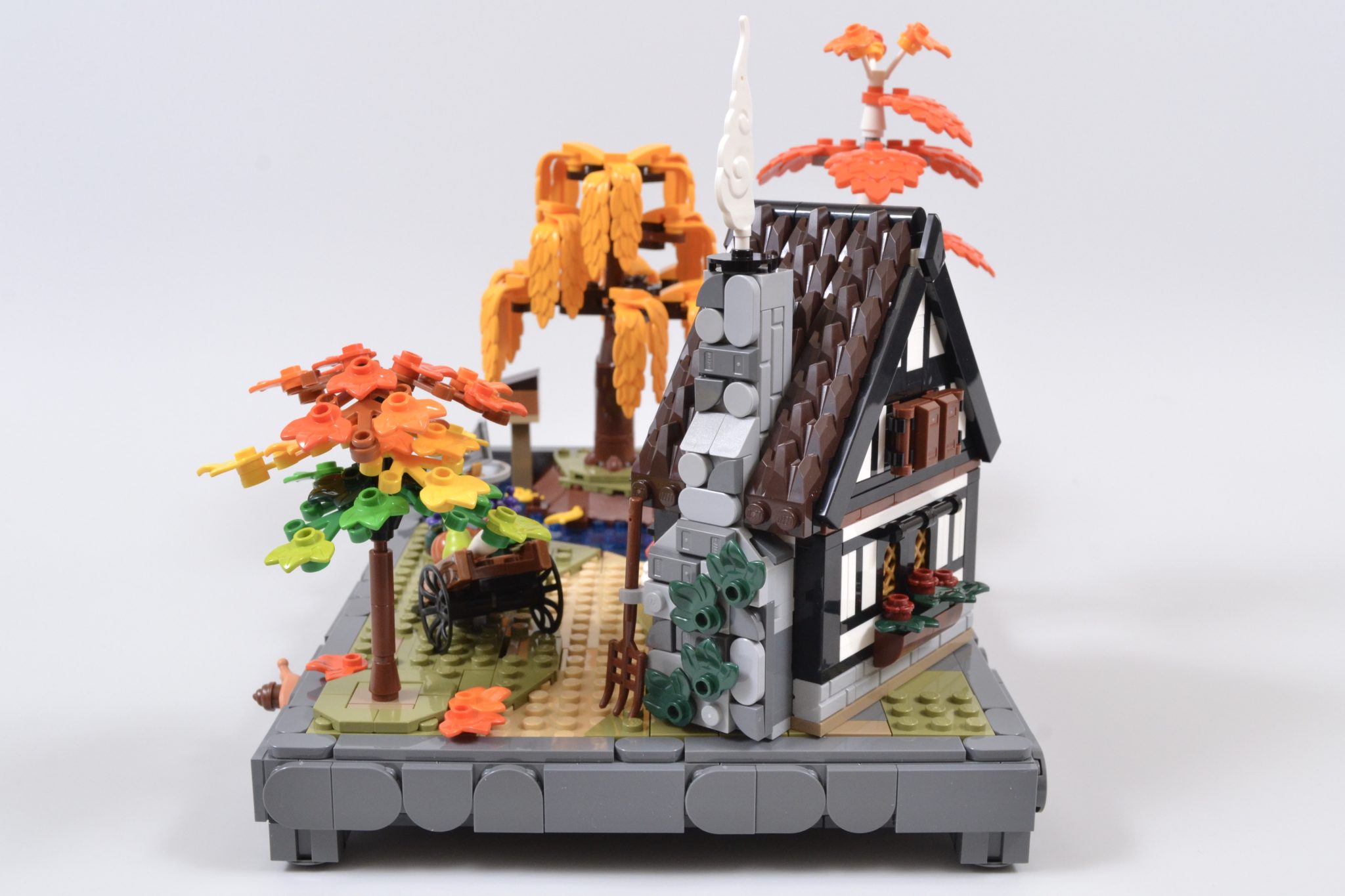 LEGO Autumn Cottage Garden returns to the subtheme's roots