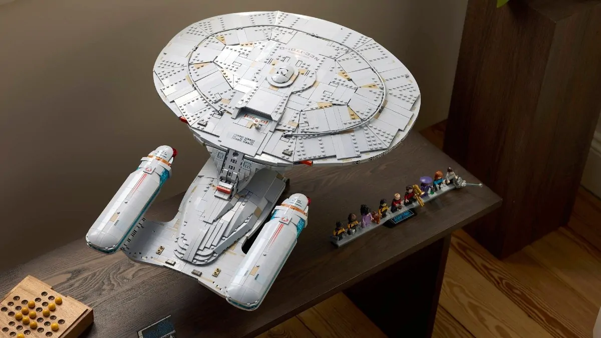 Three things to love in the LEGO Enterprise for non-Trekkies