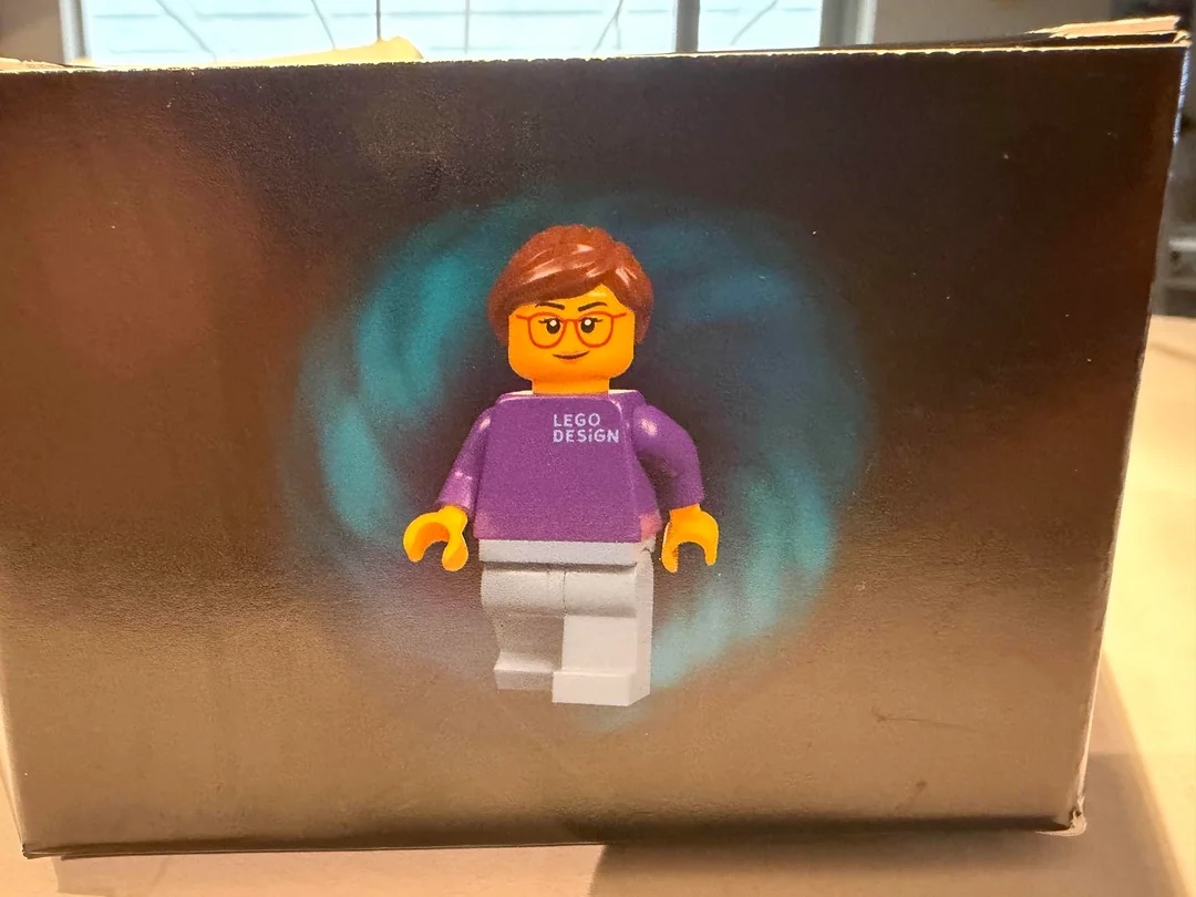 Images of 2025's LEGO Design Seminar set have surfaced
