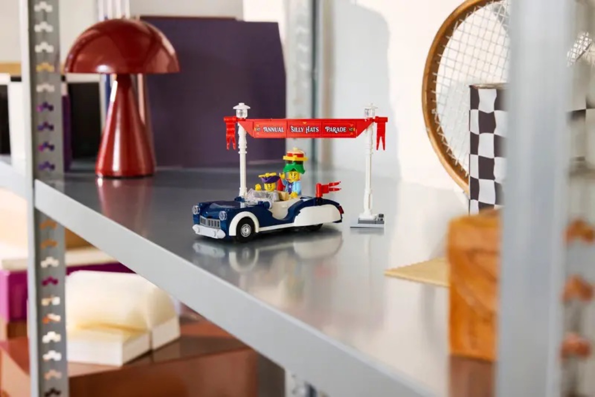 LEGO modular building GWP Vintage Parade Car revealed