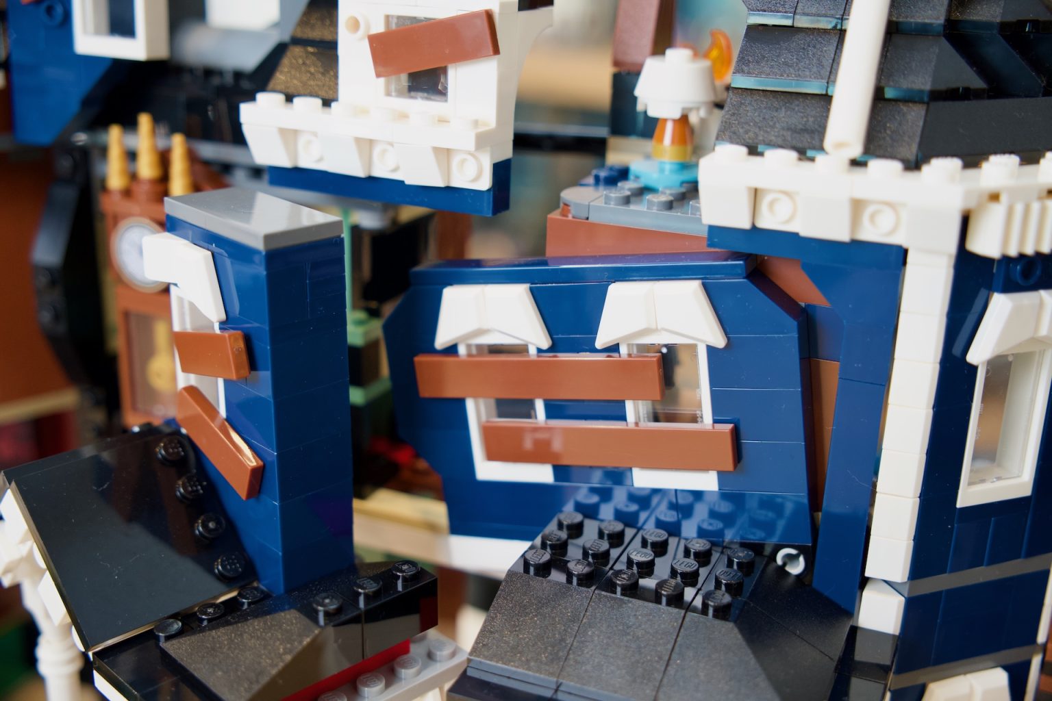 LEGO Icons 11370 Stranger Things: The Creel House review