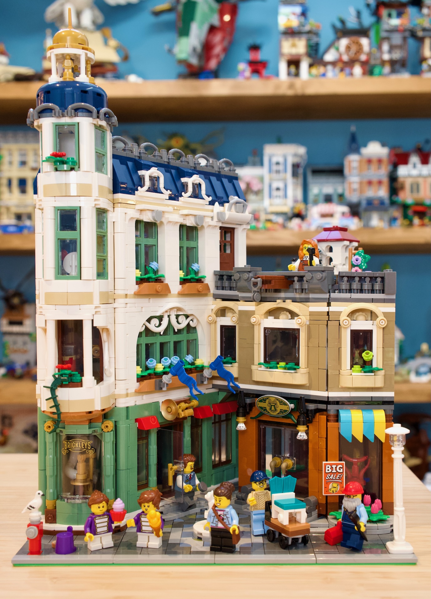 11371 Shopping Street marks a new era for LEGO modulars