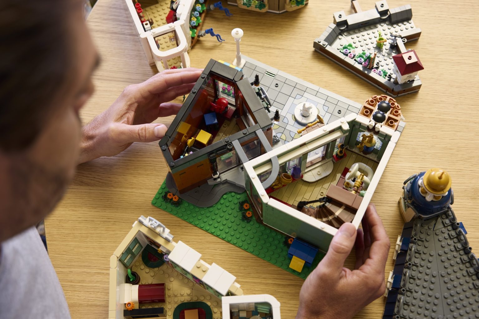 LEGO 2026 modular building revealed: 11371 Shopping Street