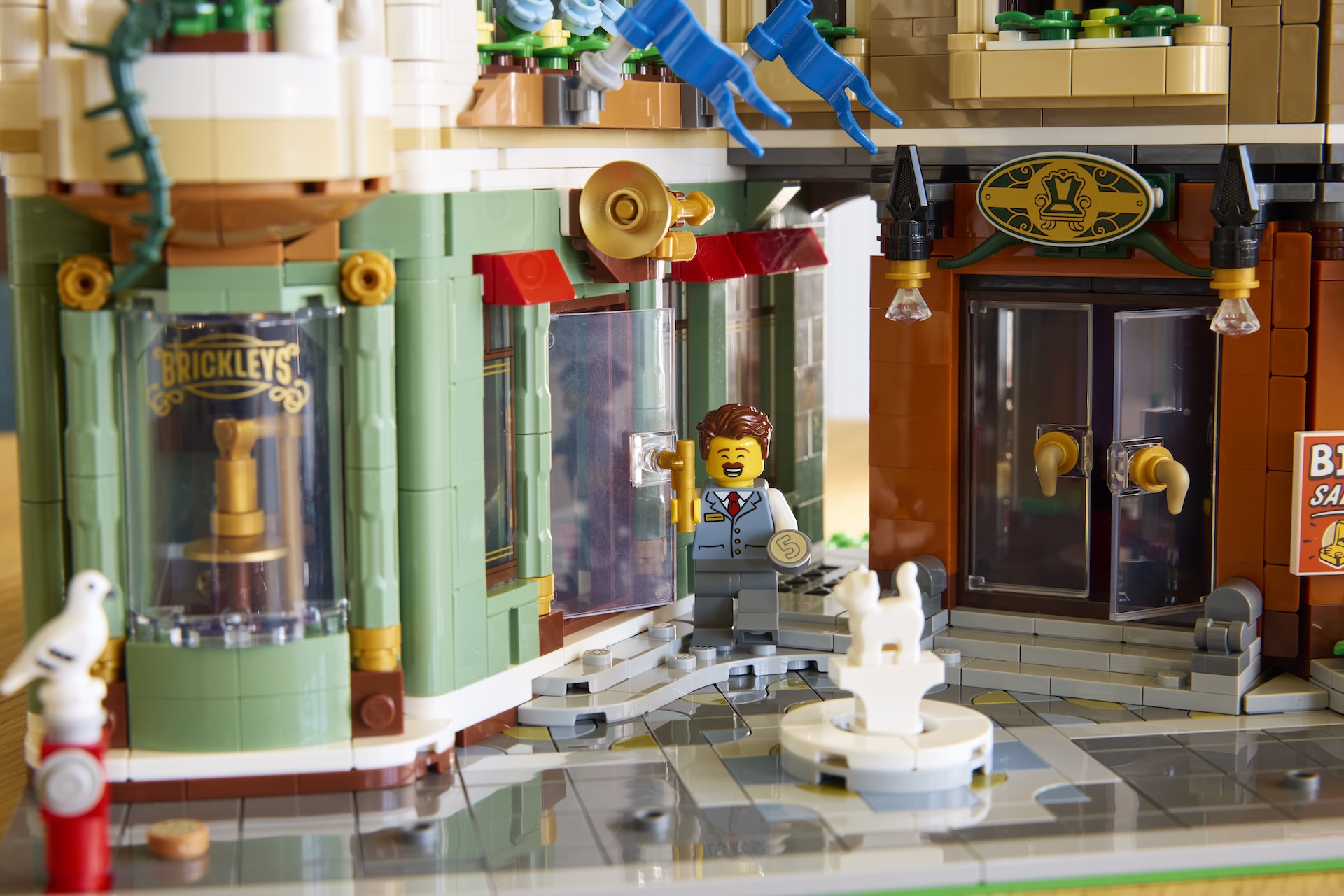 LEGO 2026 modular building revealed: 11371 Shopping Street