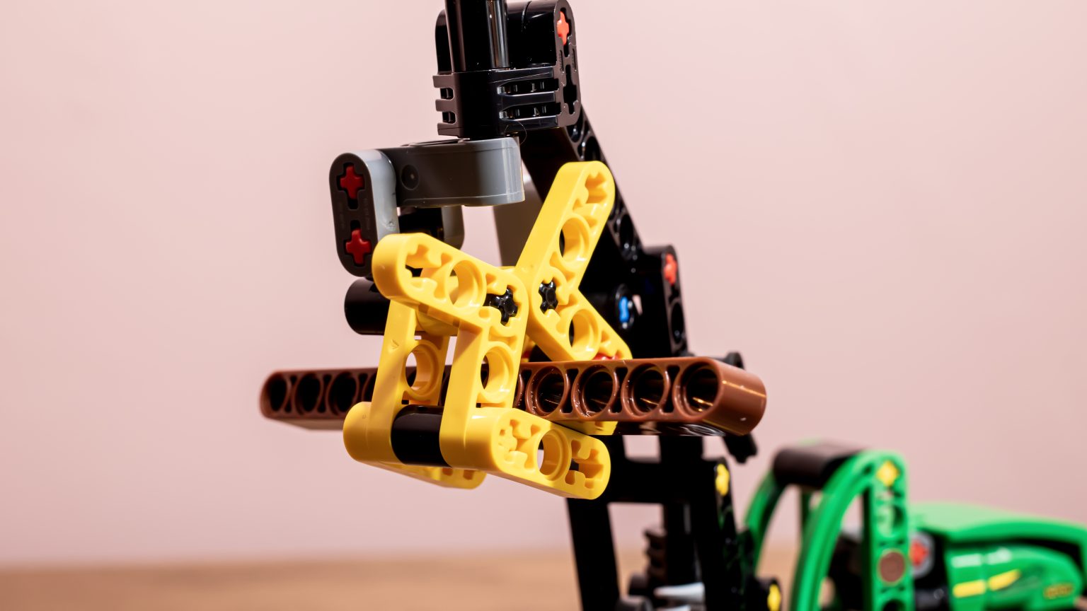 When small LEGO Technic sets work... and when they don't