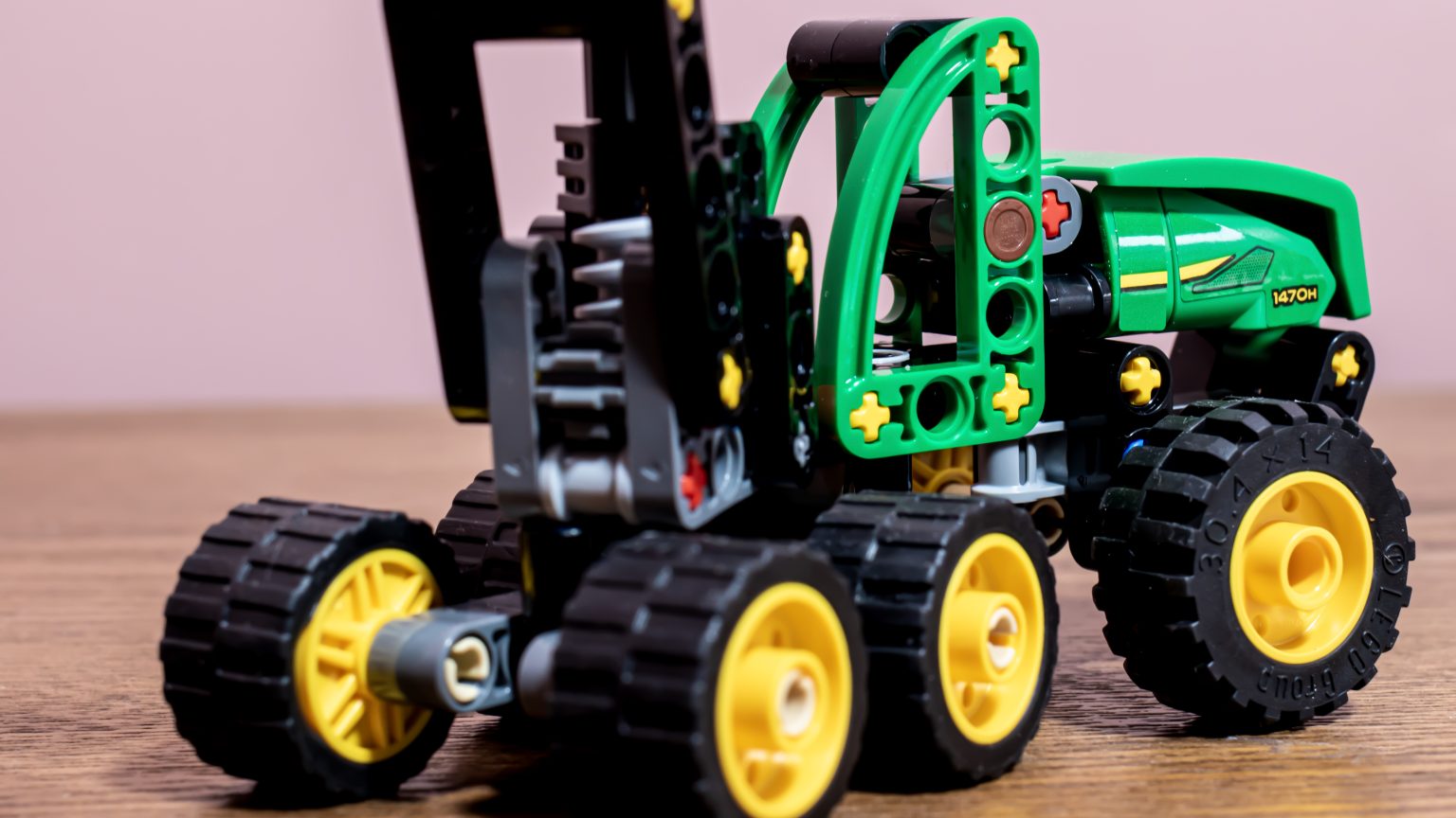 When small LEGO Technic sets work... and when they don't