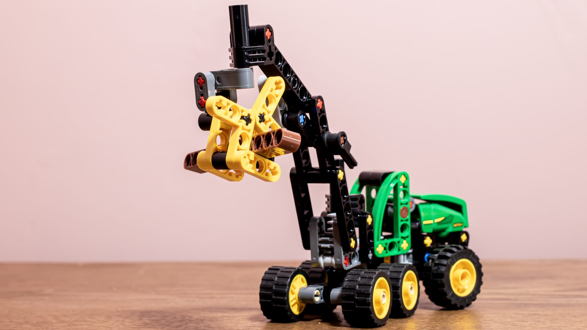 When small LEGO Technic sets work... and when they don't
