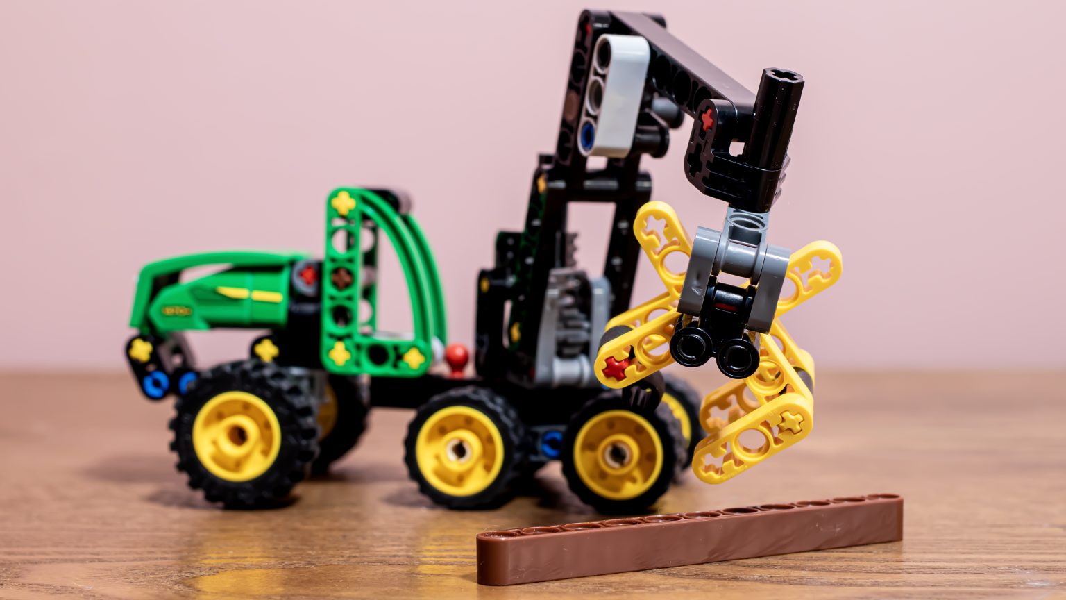 When small LEGO Technic sets work... and when they don't