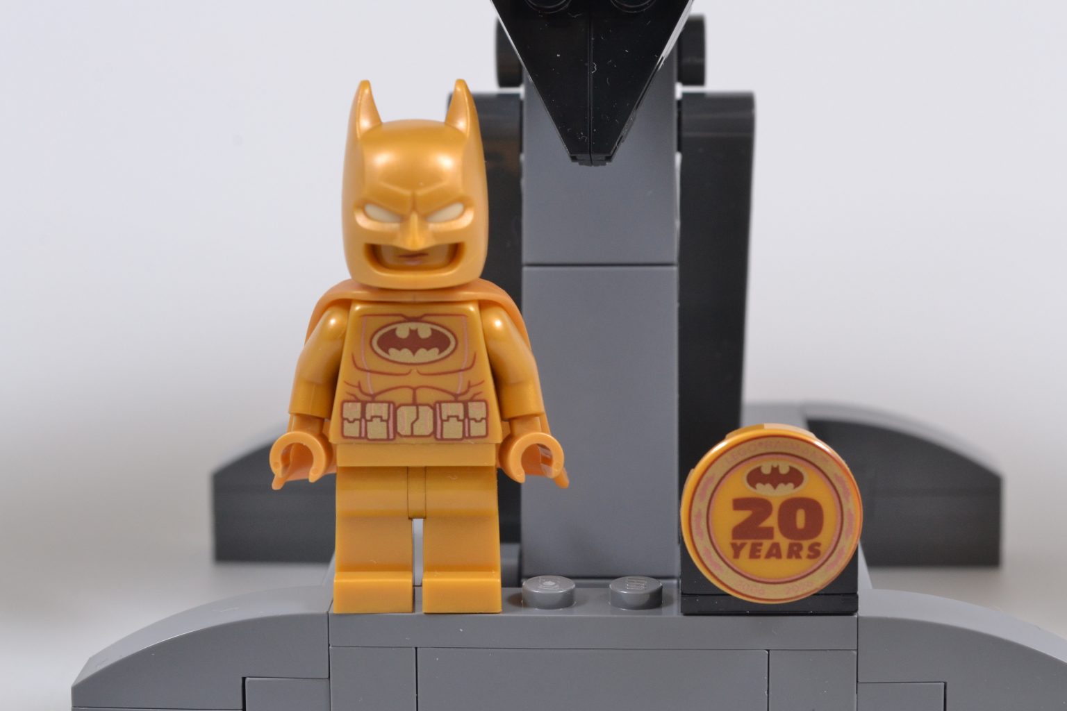 Redeem all LEGO Batman: Legacy of the Dark Knight set codes