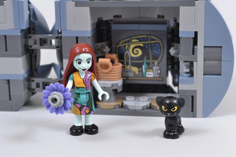LEGO Disney Sally’s Flowerpot is a nightmare after Christmas
